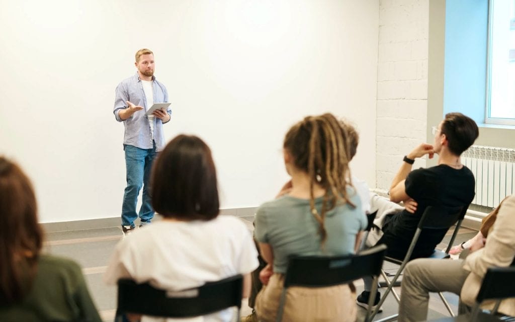 Learn a New Language Fast: 5 Steps & 14 Best Practices